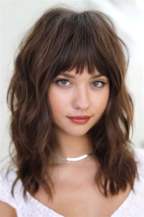 50 Chic Shoulder Length Haircuts With Bangs Soft Textured Waves With