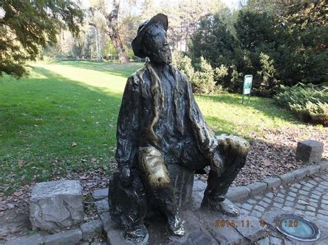 Пять дней на то чтобы влюбиться в Сербию День второй Нови Сад Сербия Скульптура Сад