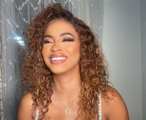 Cameroun : Coco Emilia réapparaît plus séduisante que jamais sur la toile