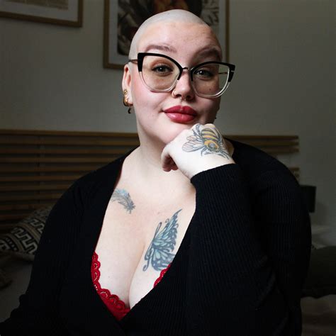 Buzzcutqueens Profile Vids Pics And More Manyvids Manyvids