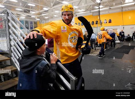 Mike Fisher Predators 2022