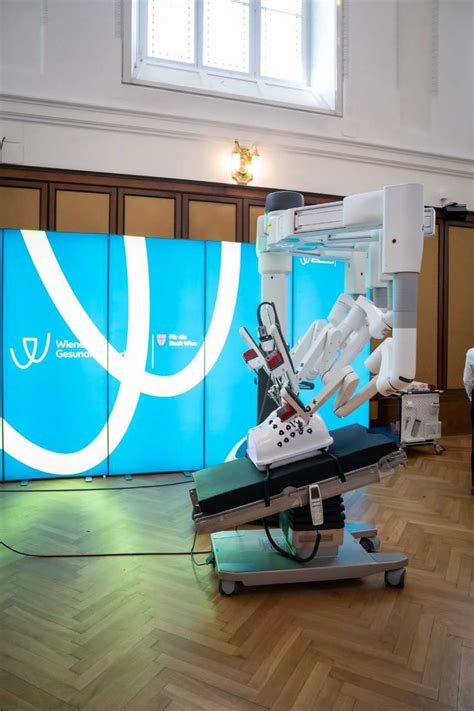 Operacija Na Moderan Način U Bečkim Klinikama Uskoro će Operisati Roboti