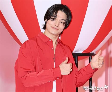 정혁 부드러운 미소 엑s Hd포토 네이트 연예