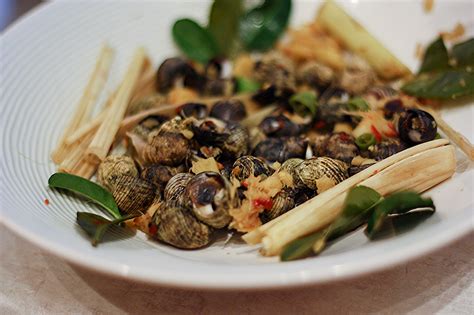 Vietnamese Snails Recipe Ginger Lemongrass Snails With Chiles Oc Luoc