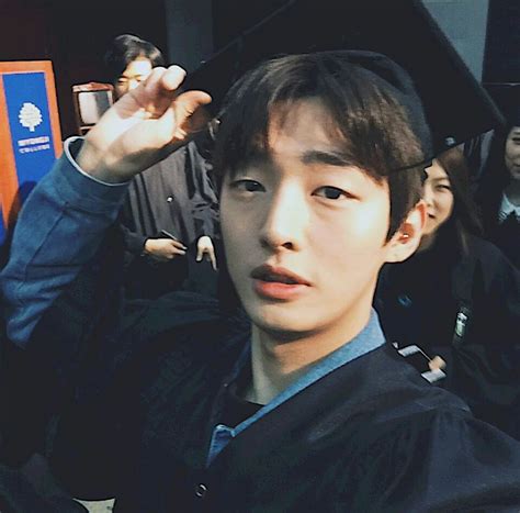 Jin Bts Hingga Suho Exo Inilah 10 Idol Yang Sukses Kuliah Dengan Prestasi Gemilang Halaman