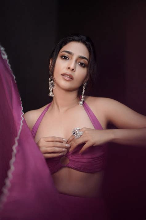 Aishwarya Lekshmi Sizzles In Latest Photoshoot South Indian Actress
