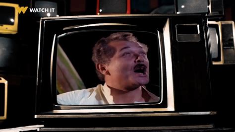 معكم الروائي علاء خالد كشف لنا عن عبقرية اختيار الموسيقى في أفلام