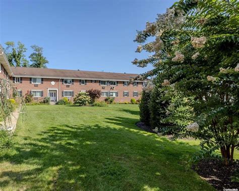 200 Merrick Rd Unit C Amityville Ny 11701 Redfin