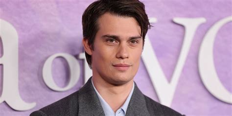 Nicholas Galitzine Est Il Passé De Minet à Minet Les Gays Se