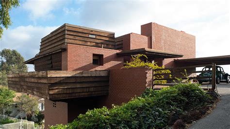 5 Things You Didnt Know About Frank Lloyd Wright Architectural Digest India