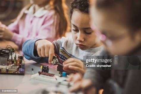 Maker Lab Photos And Premium High Res Pictures Getty Images