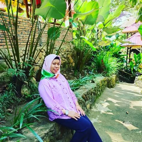 Titis Artini Titis Art Threads Say More