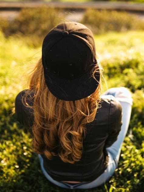 25 Tips How To Wear A Hat Backwards With Style