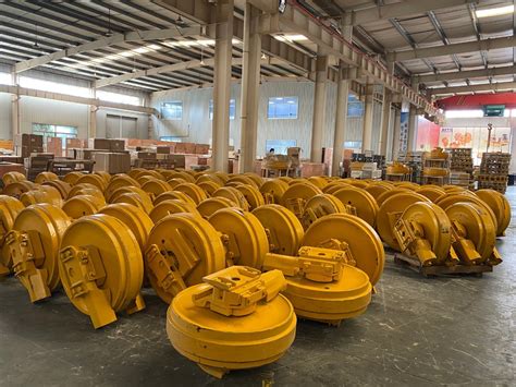 Excavator And Bulldozer Front Ilder Roller And Track Adjusters