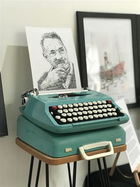 Artist “prints” Amazing Landscapes And Portraits Using Only The