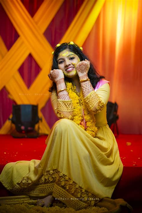 Pithi Poses For Bride I Dulhan Haldi Poses I Haldi Photoshoot Poses