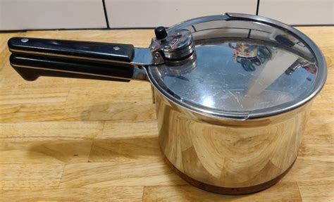 Vintage Revere Ware Copper Clad Stainless 4 Qt Pressure Cooker Read