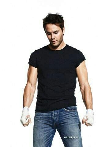 Pin By Joye Smith Eberle On Oh My Stars Taylor Kitsch Celebrity
