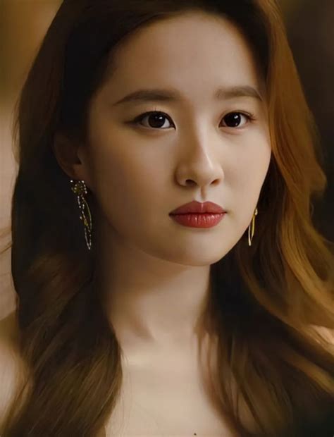 Aaa Lưu Diệc Phi Liu Yi Fei Crystal Liu에 있는 Cloudy님의 핀 2024