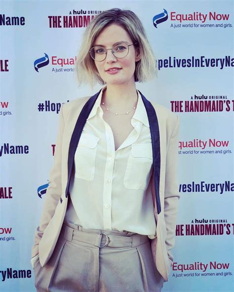 Siobhan Thompson From Collegehumor Needs That Shirt Ripped Open R