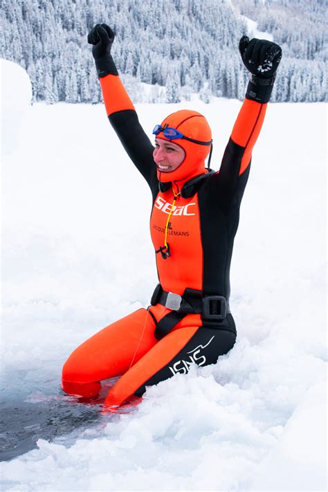 Valentina Cafolla Batte Due Record Di Immersione Sotto Il Ghiaccio