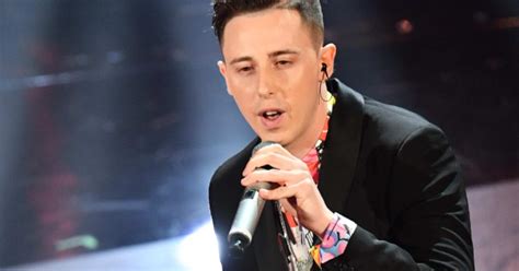 Il Rapper Shade Ecco Cosè Più Spaventoso Di Una Passeggiata A Riccione A Mezzanotte In Mezzo