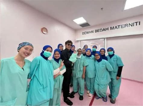 Datuk Jamal Abdillah Selamat Menimang Cahaya Mata Ketujuh