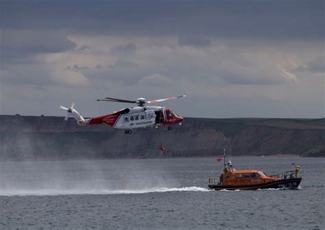Nsri Bevestig Verdrinking Van Vermiste Visserman Naby Kaappunt