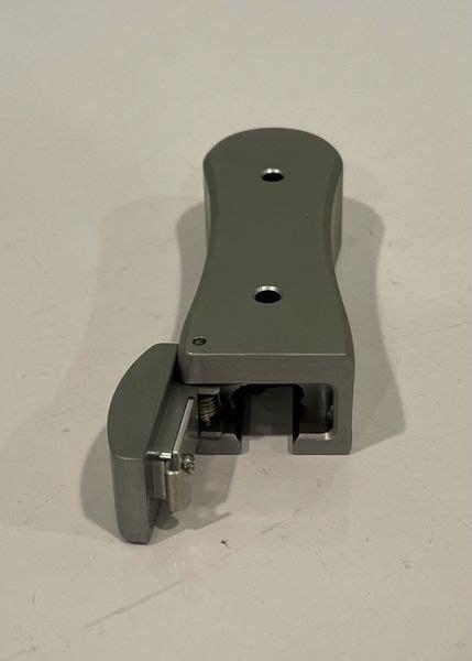 Gilchrist And Soames Evoline Disappearing Mini Bracket Lot Of 12 New Far West Product Sales