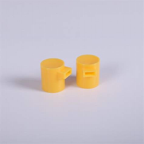Yellow Pp Plastic Round Spray Pump Cap Plastic Pump Spray Caps And