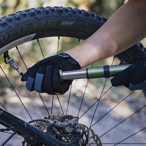 Pumpa Blackburn Mammoth Mini Pump Black Dookie Cz