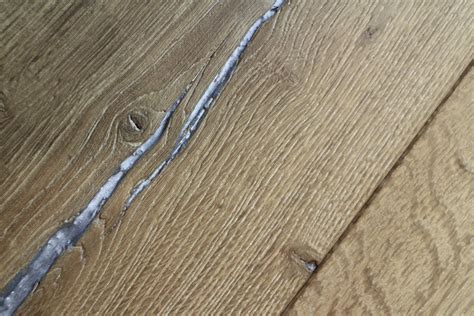 Sandblasted Split Engineered Oak Hicraft