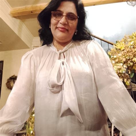 Qendra E Qendra E Zhvillimit “pellumbat” Tirane