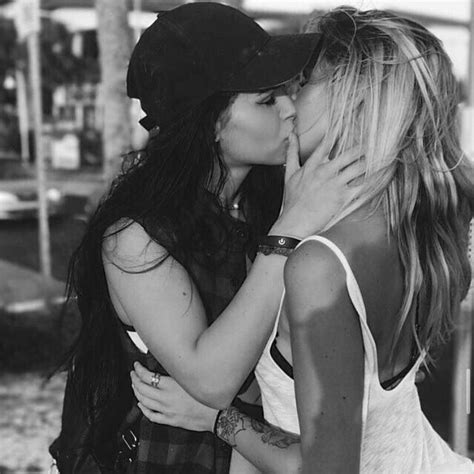 Girls Making Out Tumblr