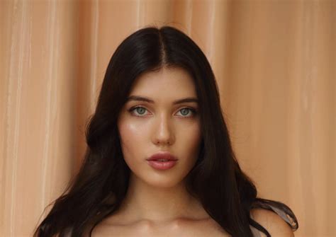 Alina Enero Biography 22 Photos Age Height Real Name Instagram Account 2026