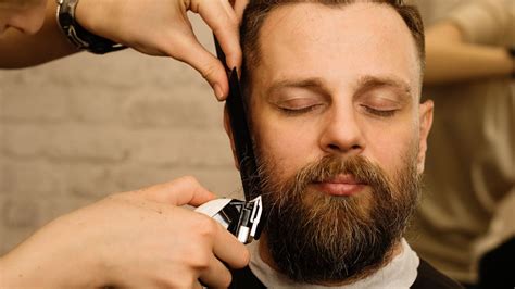 12 Tips For Keeping Your Beard Trim Looking Sharp All Week Long