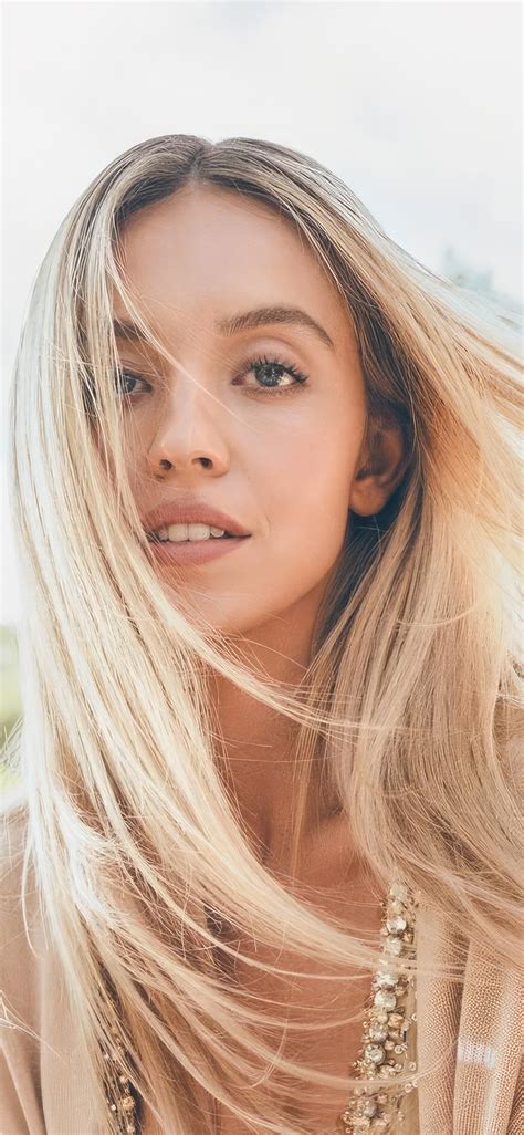1125x2436 Sydney Sweeney Marie Claire Australia 2023 Iphone Xsiphone 10iphone X Hd 4k