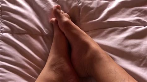Girl With Hairy Legs Plays With Her Feet Free Sex Video Redtube
