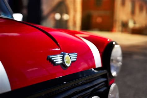 Classic Mini Electric Puts Tomorrows Powertrain In Yesterdays Body Shape