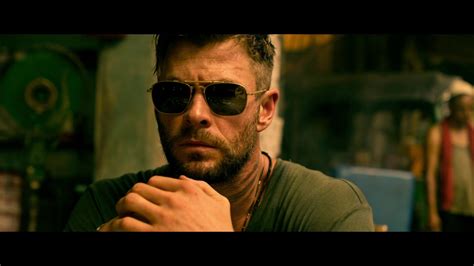Chris Hemsworth Sunglasses In Extraction Sunglasses Wiki