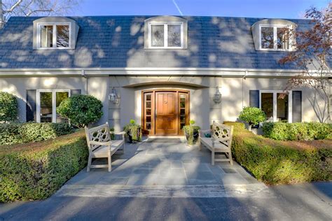 345 Selby Lane