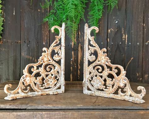 Rusty Cast Iron Bracket Set With Rusty Age Patina Victorian Floral