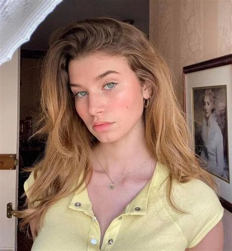 Sienna Raine Schmidt Siennaschmidt Scrolller