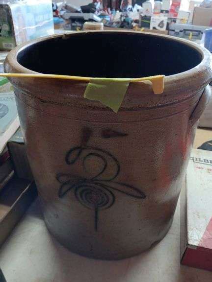 Bee Sting Crock Has Chips In Rim And Bottom Hamilton Maring Auction Group