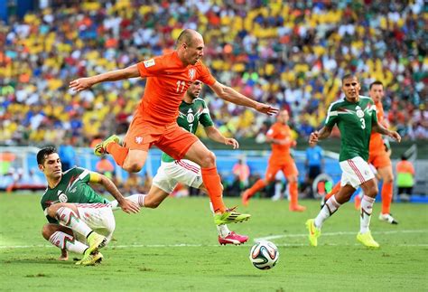 Mientras El Tri Juega México Pierde Rubén Luengas Entre Noticias