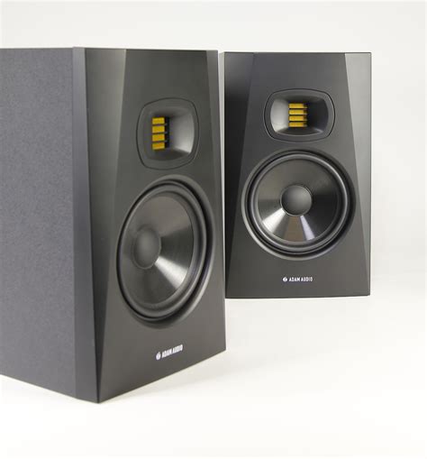 Adam T7v