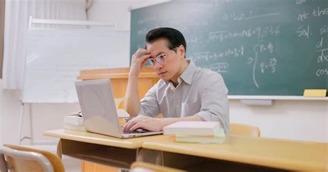 Premium Photo Male Professor Prepare For Class