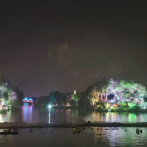 湿气重有什么症状，莫名的沉重感，湿气所散发的微妙暗示桑葚身体原浆