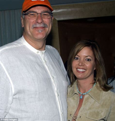 Tibetanjewelryoutlet Nba Coach Phil Jackson Gets Engaged To Lakers