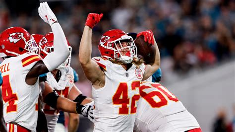 Chiefs Rookie Carson Steele Drawing Mike Alstott Comparisons
